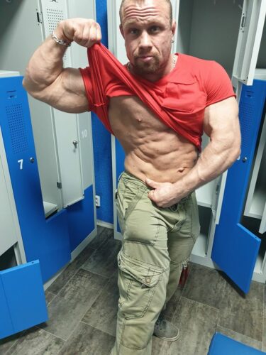 Kulturista a MMA zápasník Filip Grznár promluvil o hubnutí. Určil, co ...