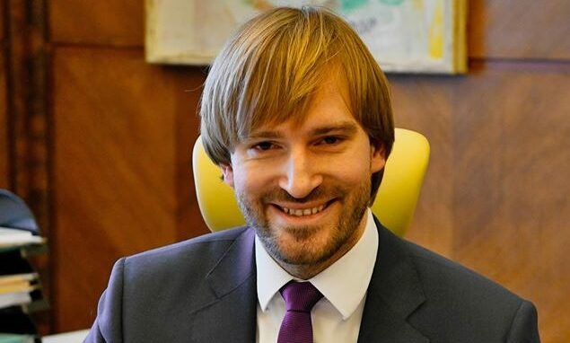 Vojtěch představil nová pravidla: Rouška povinně u bazénu, v hospodě a ...