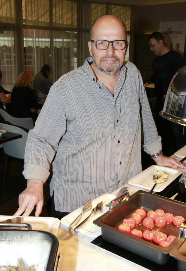 Desetileté výročí od svatby s krásnou manželkou. Nejvíce oceňuji, že to ...