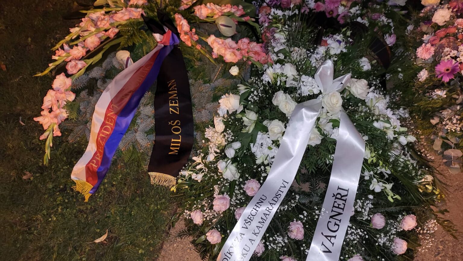 Na místo posledního odpočinku Hany Zagorové se vrátil náhrobní kámen ...