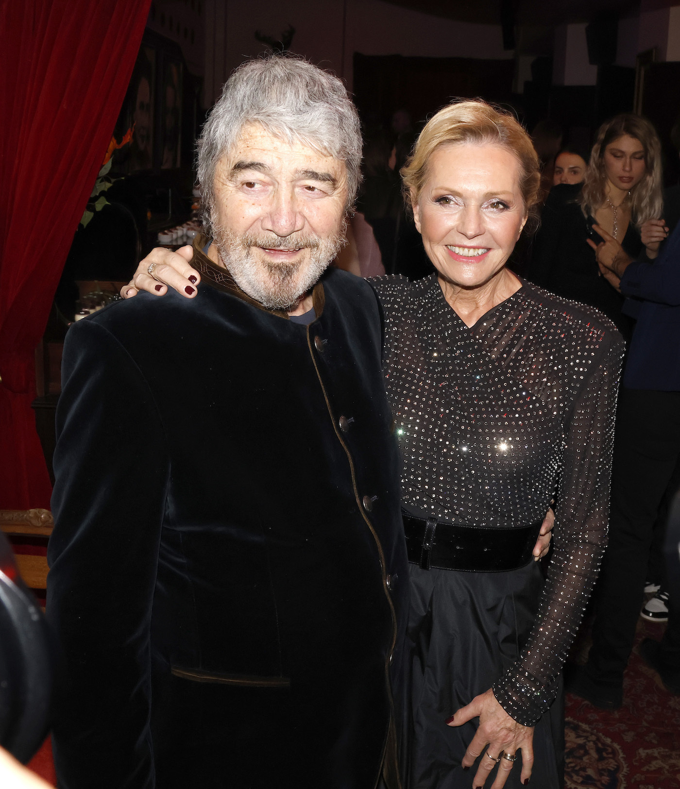 Zpěvák Drupi přiznal českému publiku boj s rakovinou. Italská legenda ...